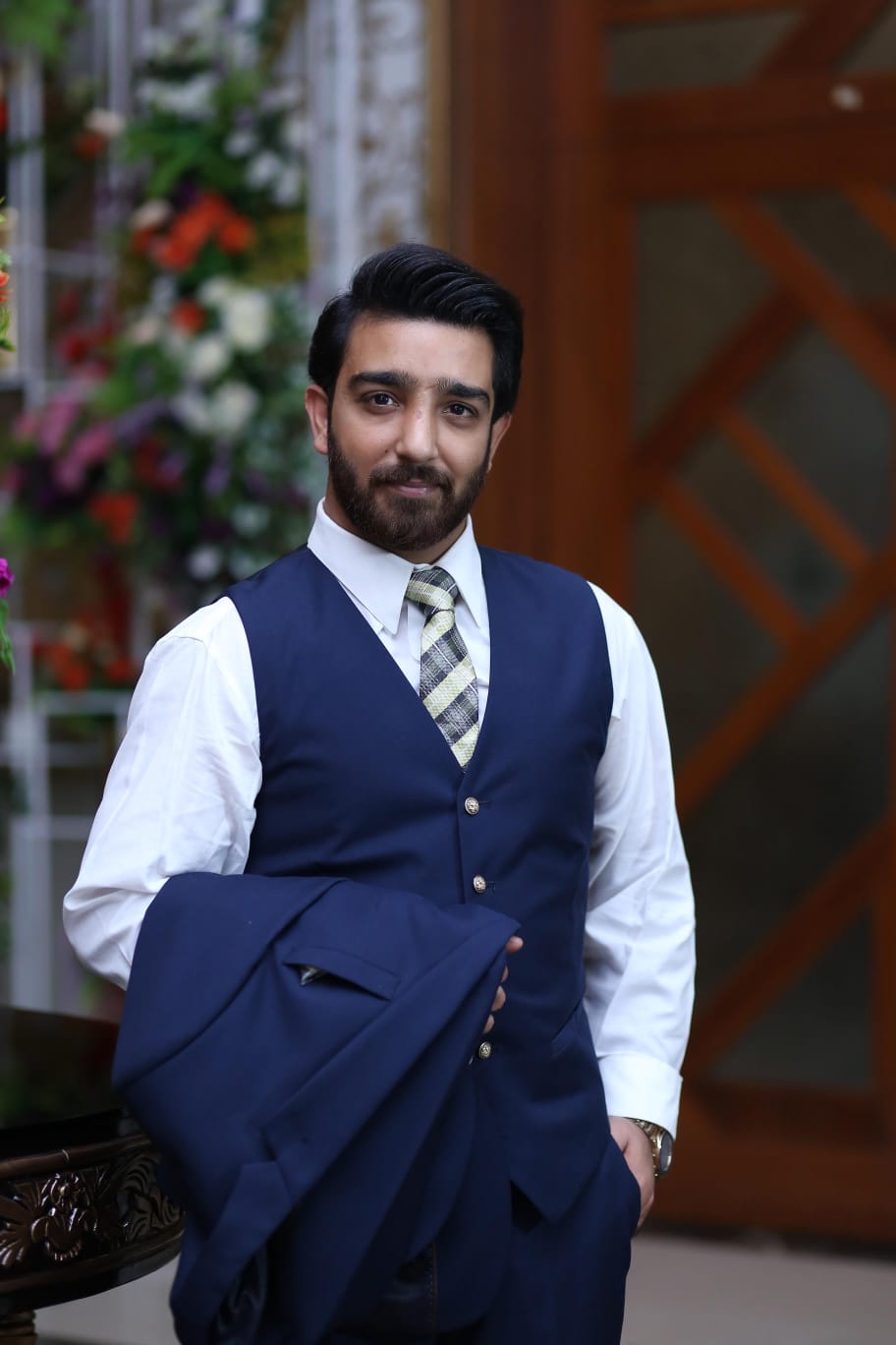 Erum Afzaal is best female professional photographer in Lahore